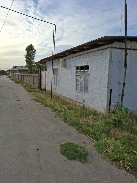 Zudlik bilan xovli uy sotiladi