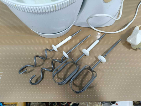 Миксер Philips cucina HR 1560/61/65 (сделано в Чехии) б/у. Дешево!