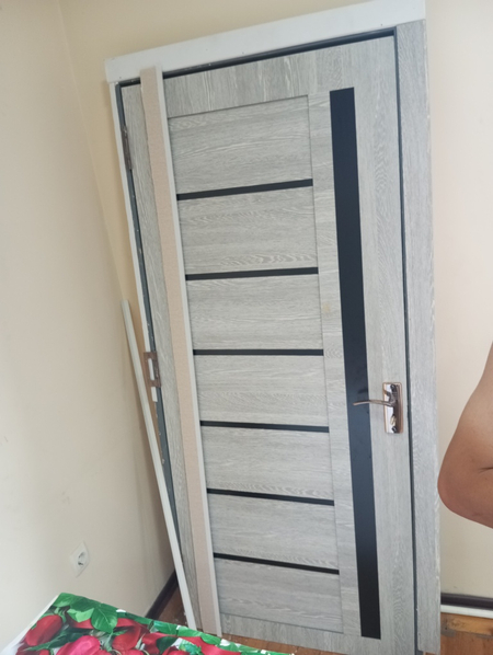 Срочно арзон нархда стул стол сотилади