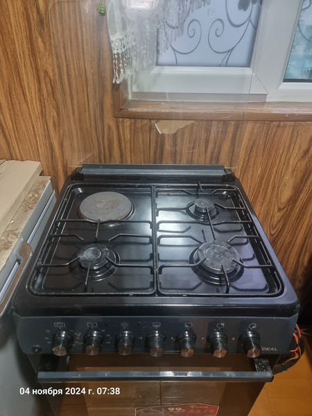 Продам газовую плиту \\\