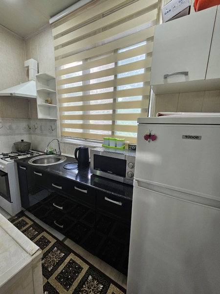 Chilonzor Rayxon kafesi yonida 2*3 xonali 550$ oilaga qizlaga
