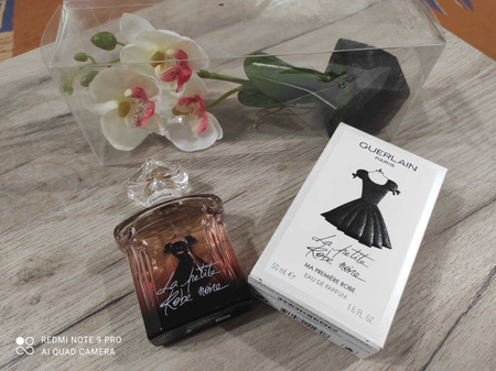 Прфюм La Petite Robe Noire Guerlain примерно 35 мл из 50 мл