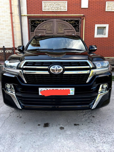 Продаётся Toyota Land Cruiser Lc 200 V6 4 литровый идеальном состояни