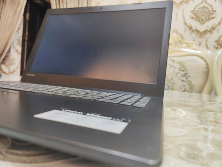 Lenovo IdeaPad Intel cori 3 operativ 4g +mishka