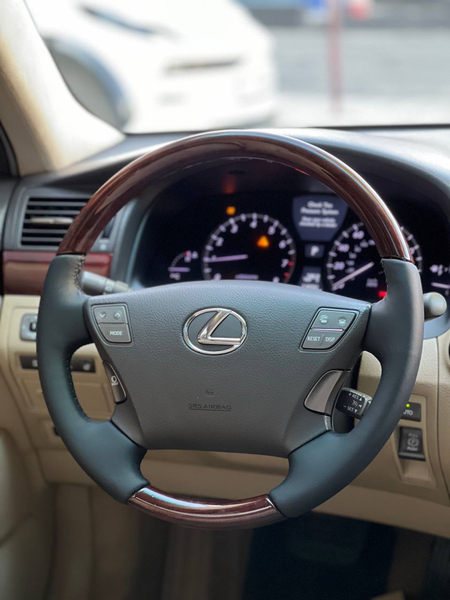 В продаже Lexus LS 460