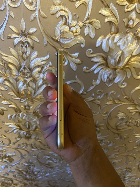 Iphone xr sotiladi