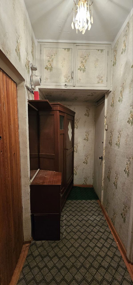 Чиланзар 11кв  1/4/4  1,5+3м²  33м²