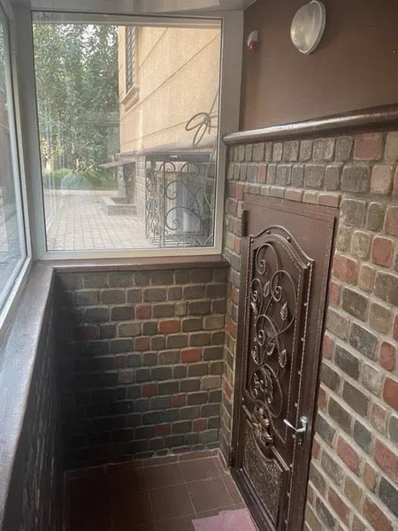 Массив Эльбек Виноград цоколь 150м2 +парковка
