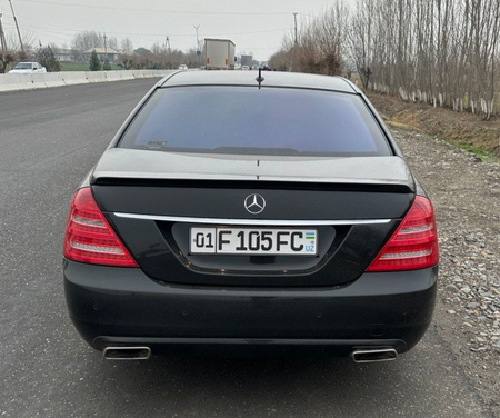 Mersedes W221 original Japan Carlsson 
God 2006