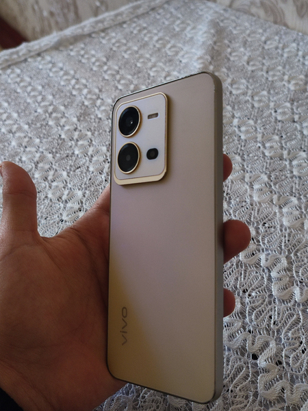 Vivo v25 e   128/8+8
