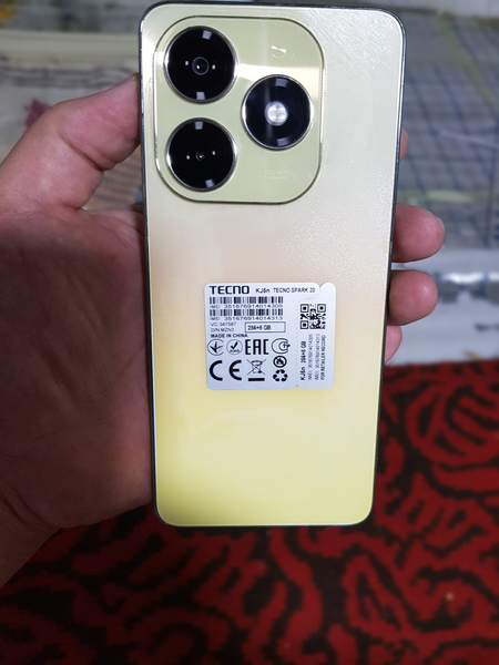 Srochna sotiladi texno spark 16/256