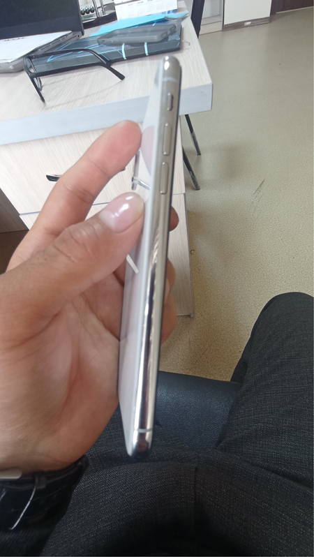 Iphone X 64 gb usilleniy