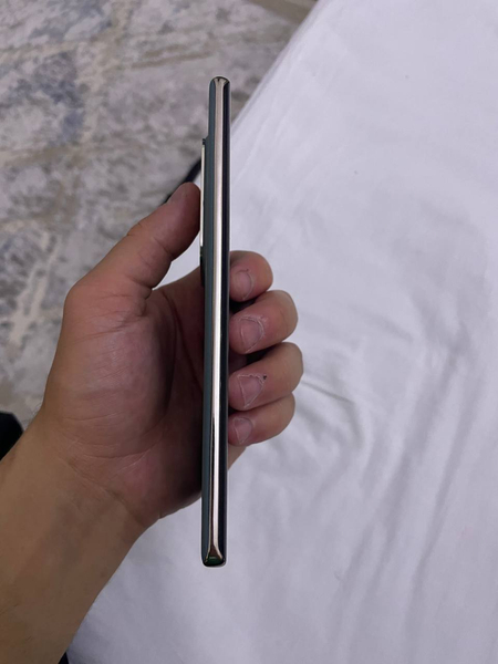 Infinix zero 30 256gb yashil rangi holati zor