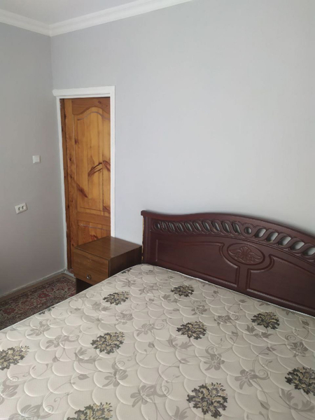 Oylaga Shayhontoxur rayonidan 450y.e ga bezmakler kvartira bor