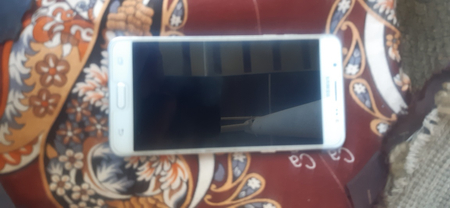Samsung Galaxy J5 telefonni aybi yuq xotira 16gb kafolati bor aybi yuq