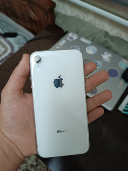 Iphone xr 64tali 79yomkost