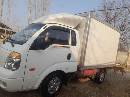 Kia bongo yilli 2010
