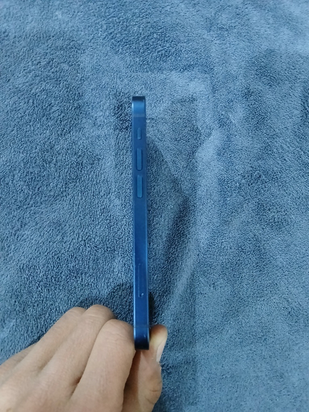 Прадаётся iphone 12 mini