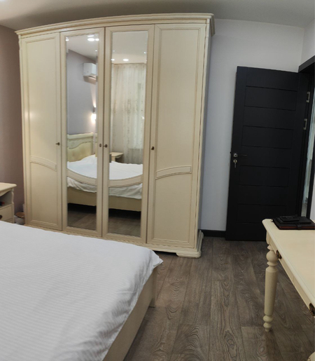 Аренда квартира 2/2/4, 70 м², 77 серия, ор-р метро Айбек
