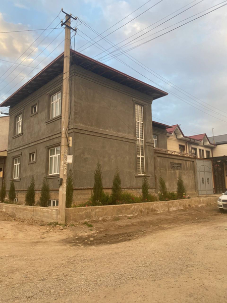 Yengi 16 yillik 5-6 xona tayyor uchaska