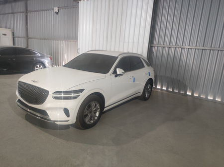 Genesis. GV 70 бензин 75000.