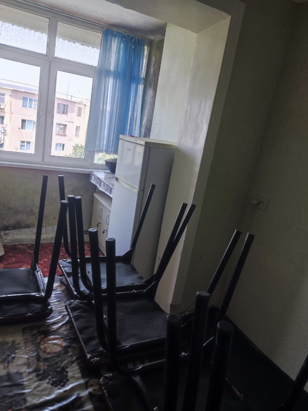 3 хонали 4-этажда жойлашган квартира ижарага берилади