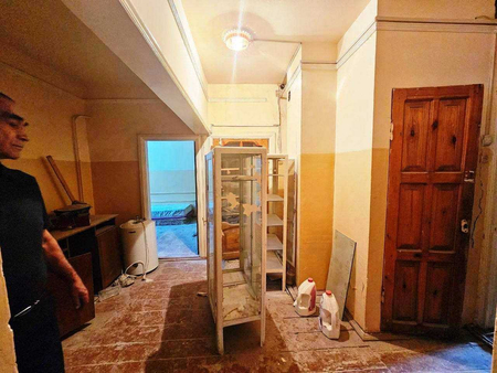 4 ком первый 9 этажного дома 100м2 под офис Сартеппо 50000уе торг есть