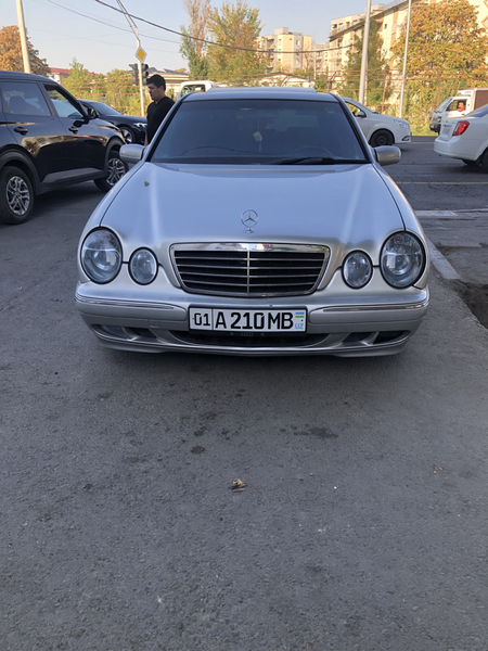Продаётся мерсдедес 210. М-111 компрессор 2000 год