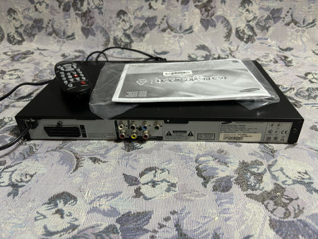 DVD-плеер Samsung DVD-D360K с функцией караоке.