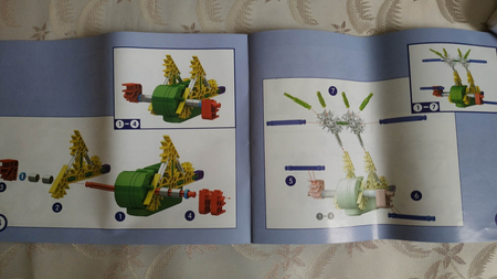 Цена за два конструктора ( 4 модели с моторчиком).