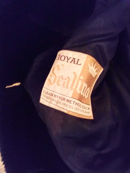 Шуба Б/У искусственный мех Royal Sealino.Разм 44-46