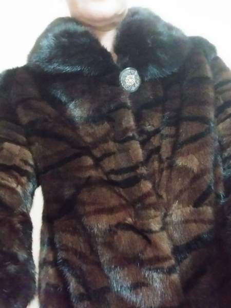 Норка шуба сатылады.