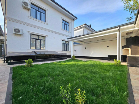 Продам евро Юнусобадском районе 3,5 соток 3 уровня 350м2