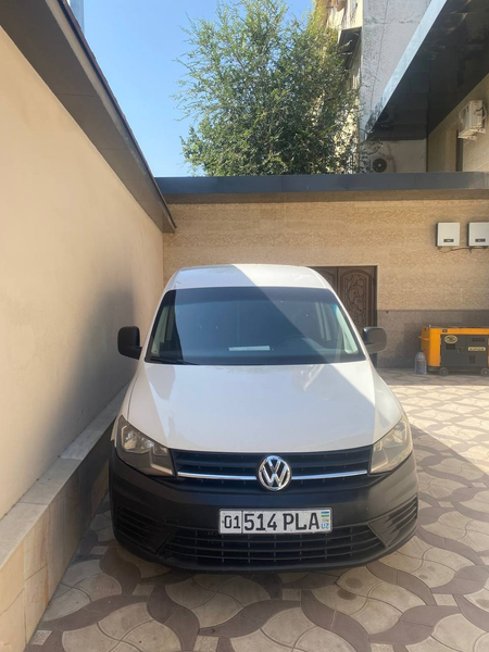 Volkswagen Caddy furgon 2020 год бензин  пробег 225000км состояние хор