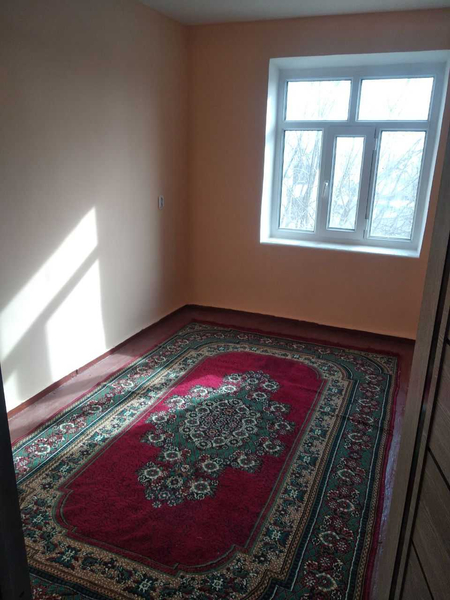 Kvartira bez remont srochni