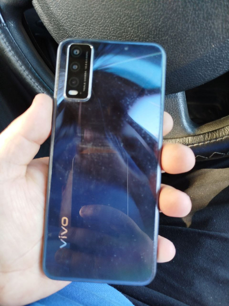 Vivo Y20 sotiladi 4ga 64