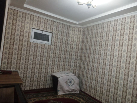 Qorasuv 6 da 2 xonalik kvartira sotiladi arzon narxga
