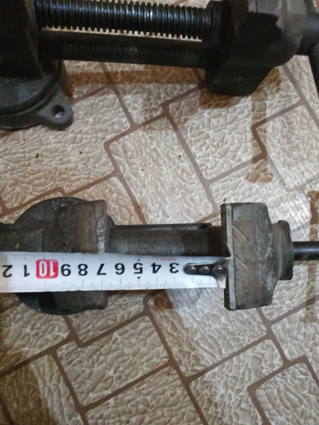 Тиски 2 шт рабочие