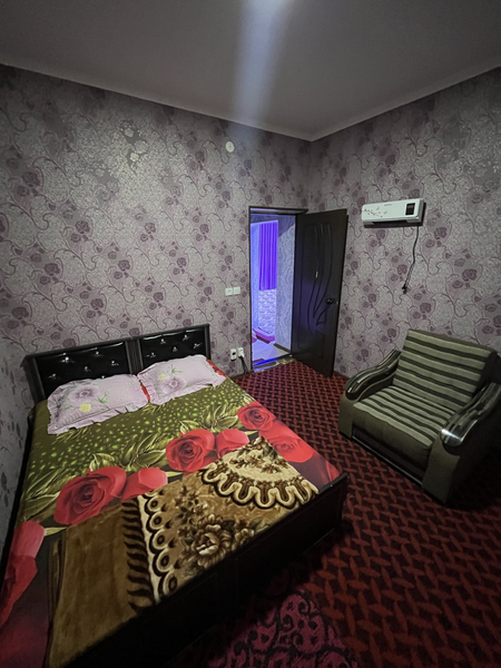 Dacha sotiladi Charvoqda