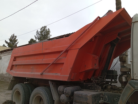 Kamaz  kuzov a`lo