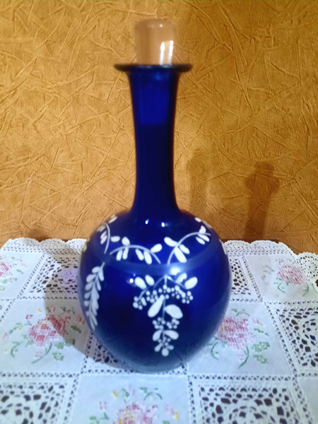 Красивый антикварный Графин, яркое,  кобальтовое  стекло, ручная росп