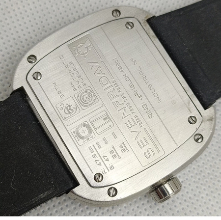 Продаются часы Sevenfriday