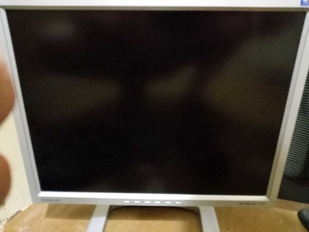 Мониторы 2 штуки Samsung 21