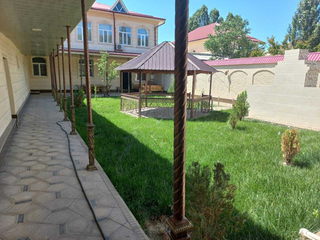 Центрда 2 кабатлы 8 ханалы жай сатылады.