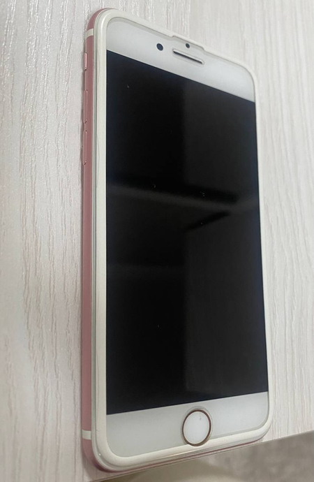 Iphone 7 va iphone 4 sotiladi