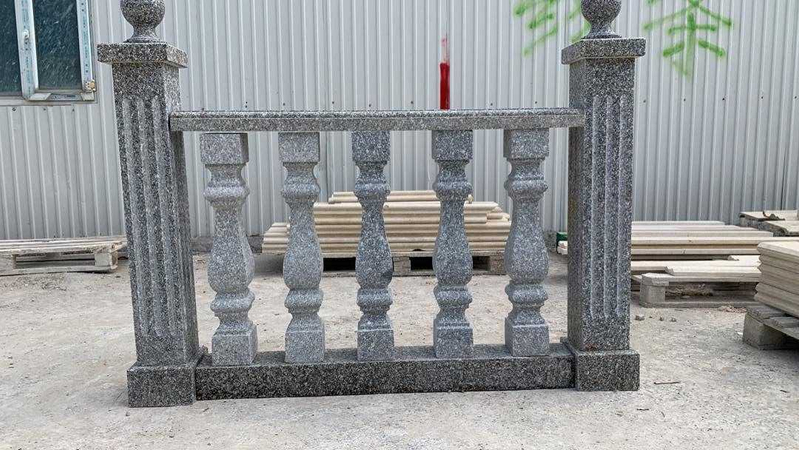 Балясины из Гранита Куксарой серый