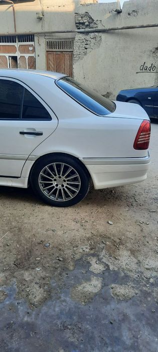 Продаётся мерседес w202
