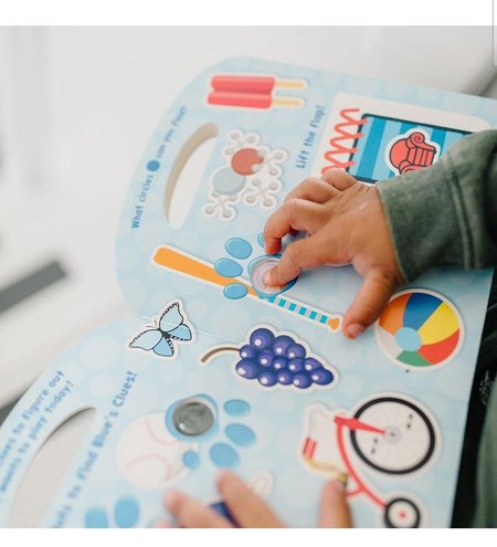 Настольная книга Poke a dot 
