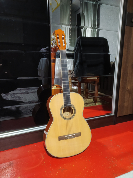 Gitara sotiladii