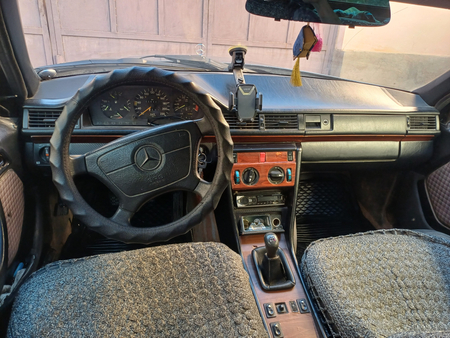 Мерседес Бенз 124